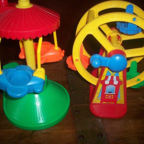 Fisher-Price | Toys | Fisher Price Little People Fun Park Vintage 9s ...